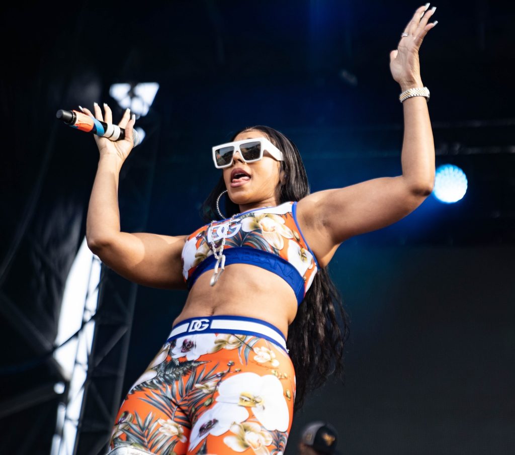 Throwback 2K - Ashanti & Nelly Like To Keep Us Guessing